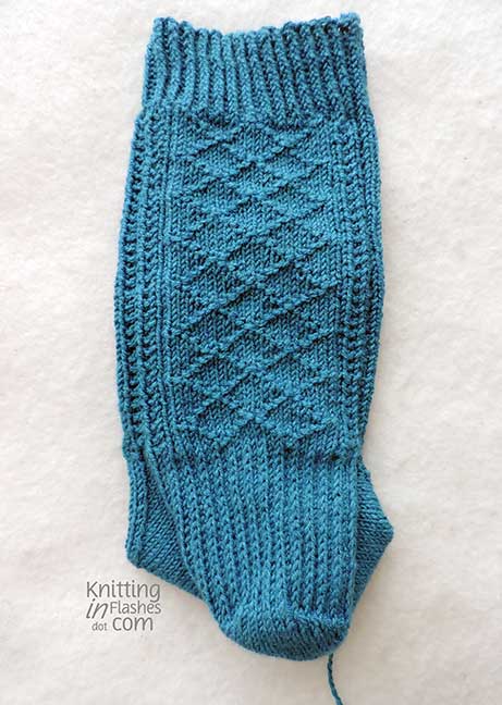New to me yarn | Knitting In Flashes
